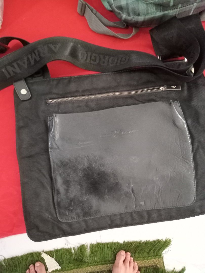 Giorgio Armani Sling bag, Fesyen Pria, Tas & Dompet , Tas Selempang di ...