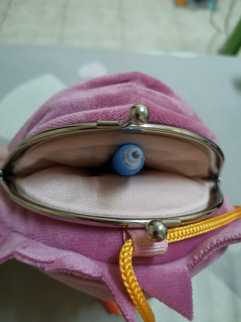 Jujutsu Kaisen Yuji neck clutch pouch, Hobbies & Toys, Toys & Games on ...