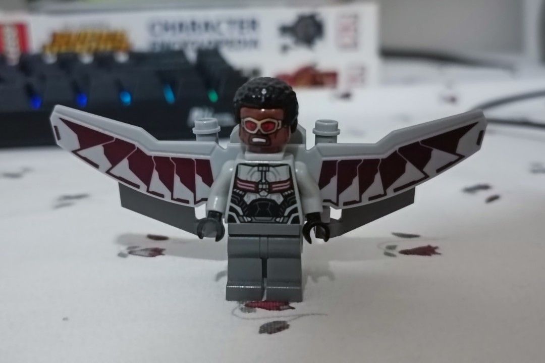 Lego Marvel Falcon, Hobbies & Toys, Toys & Games on Carousell