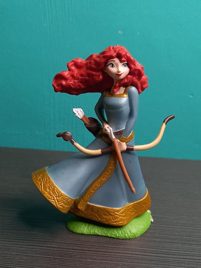 "Merida" Disney Brave with Bow and Arrow Vinyl Figure 3.5", Hobbies ...