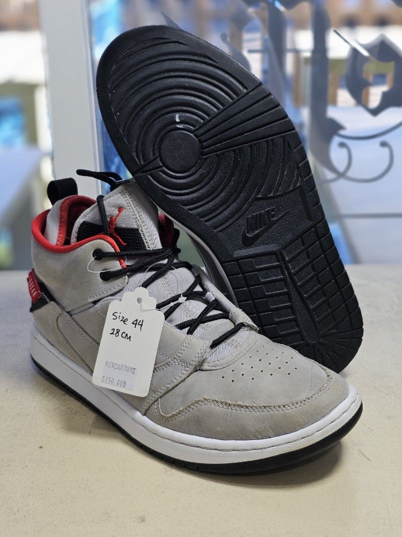 NIKE JORDAN FADEAWAY WOLF, Fesyen Pria, Sepatu , Sneakers di Carousell