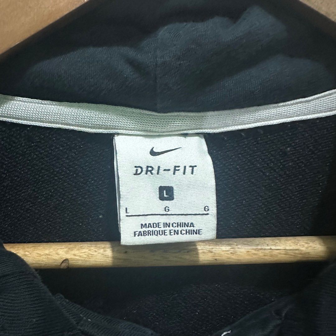 Nike Standard Issue, Men's Fashion, Coats, Jackets and Outerwear on ...