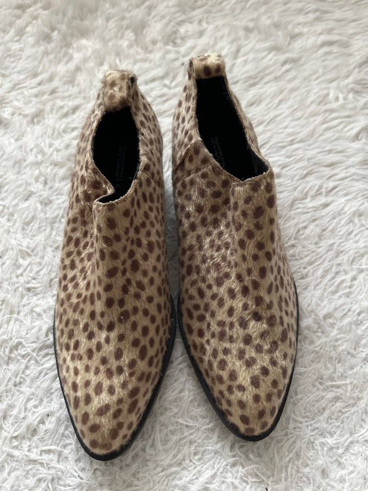 sepatu macan HnM, Fesyen Wanita, Sepatu di Carousell