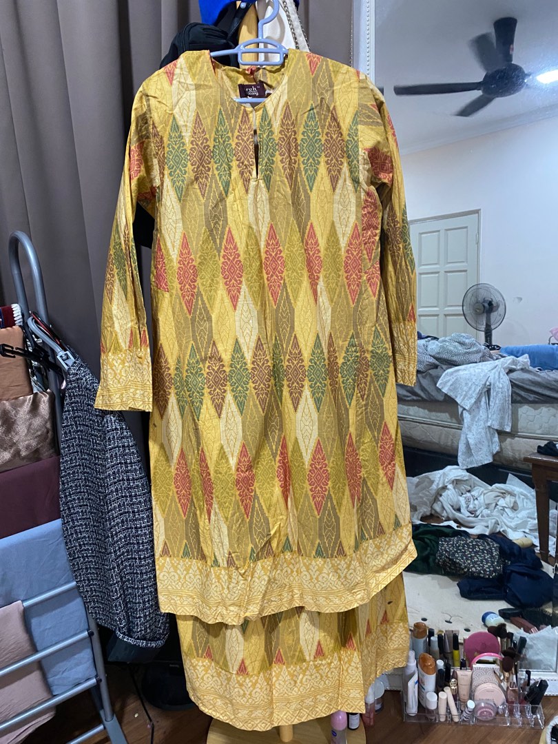 Sireh Pinang kurung cotton, Women's Fashion, Muslimah Fashion, Baju ...
