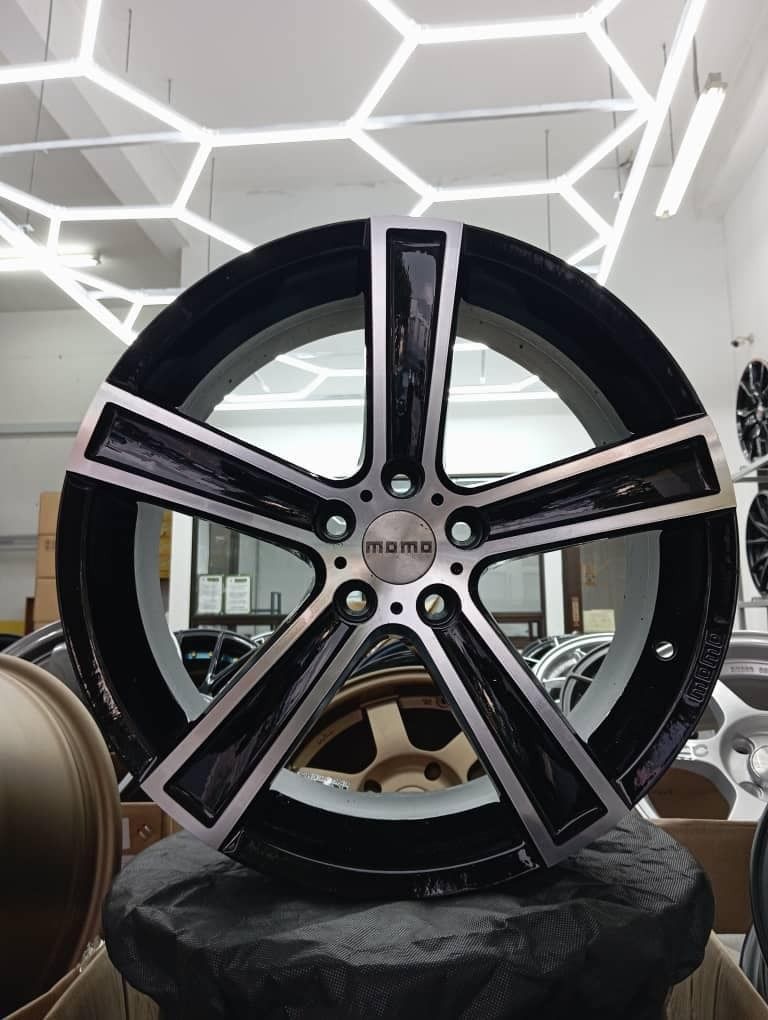 SPORT RIM MOMO 17" VELOZ ALZA WISH ALTIS CALDINA PRIUS POLO VENTO GT86 ...