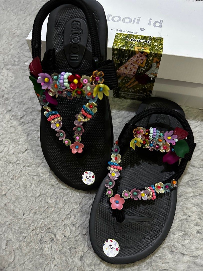 Stooli-Vore Garden (39), Fesyen Pria, Sepatu , Sandal di Carousell