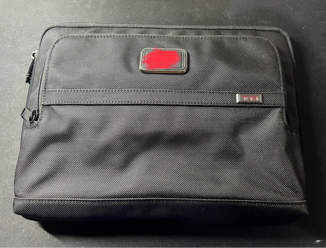 TUMI Alpha Medium Laptop Cover 13 inch, Barang Mewah, Tas & Dompet di Carousell