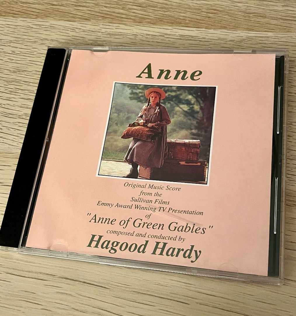 Anne 清秀佳人 電視影集配樂原聲帶 CD 原裝正版, 書籍、休閒與玩具, 樂器、音樂相關, CD、DVD在旋轉拍賣