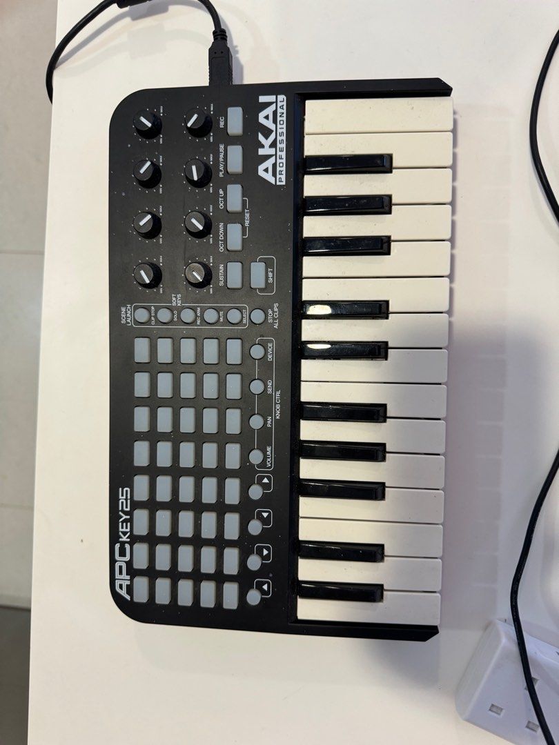 APC Key 25, Hobbies & Toys, Music & Media, Musical Instruments on Carousell