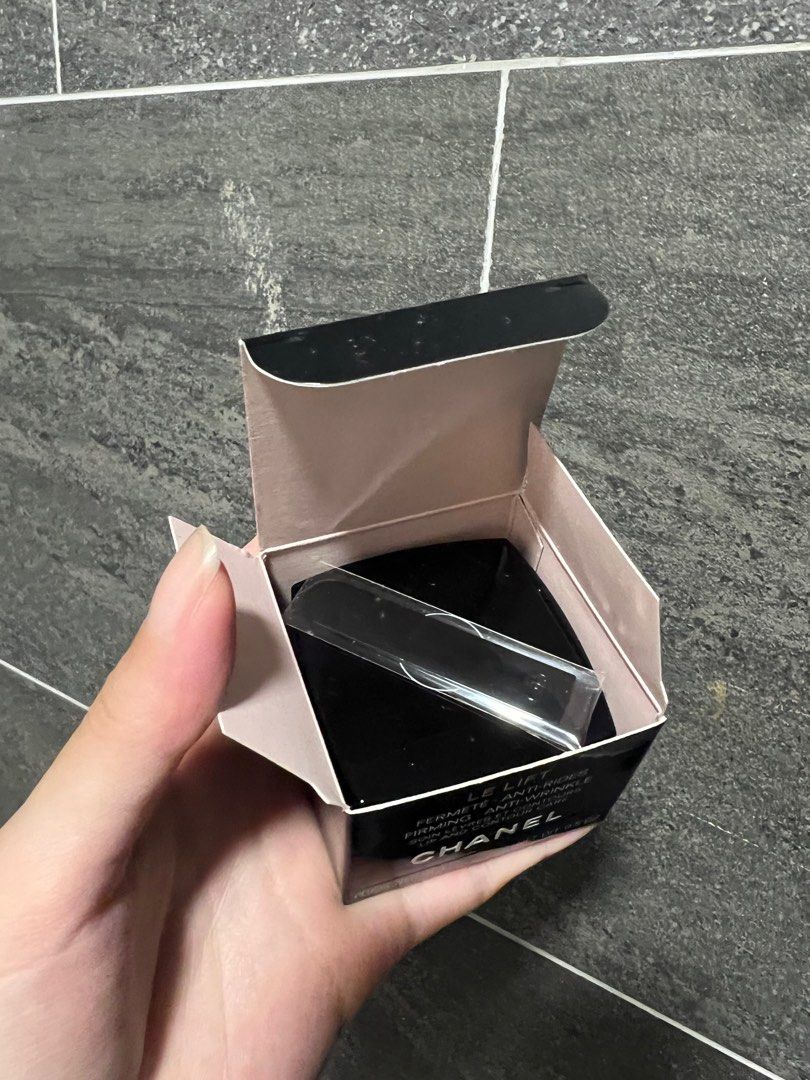 BNIB chanel le lift lip and contour care lip mask treatment, Beauty ...