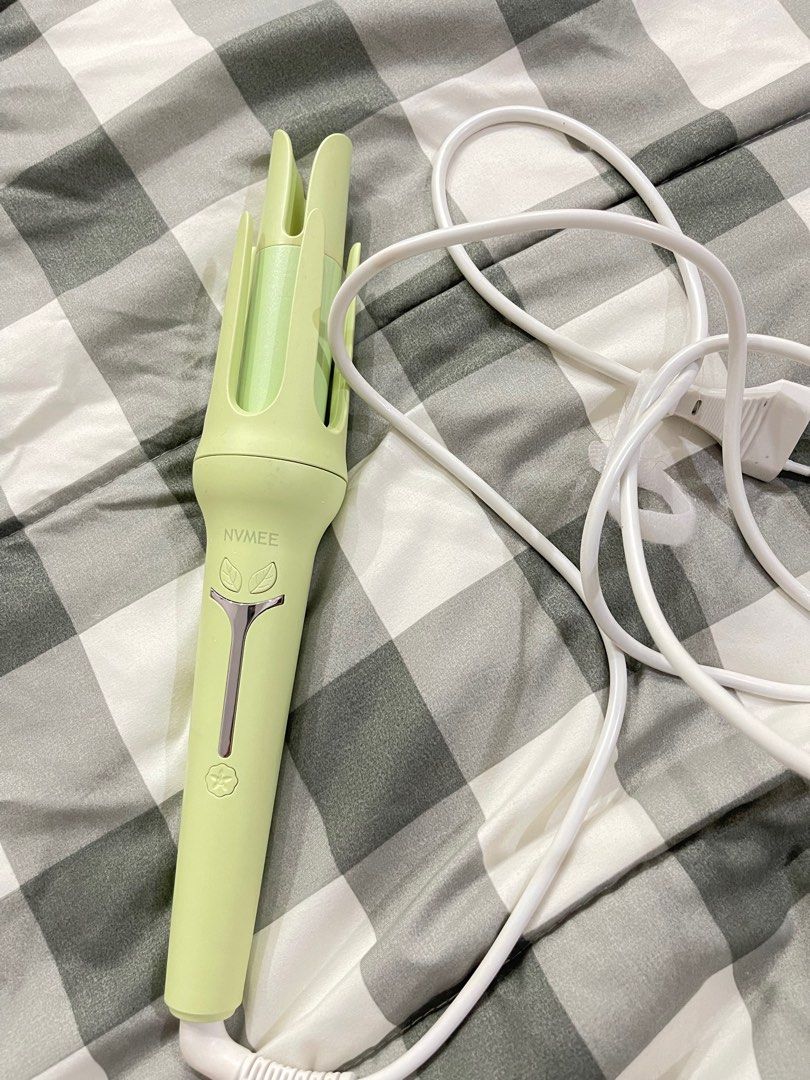 Catokan curly NVMEE, Kesehatan & Kecantikan, Perawatan Rambut di Carousell