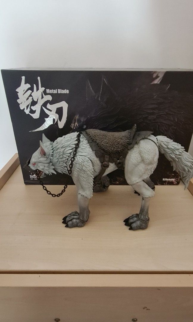 D20 studio giant wolf, Toys & Collectibles, Mainan di Carousell