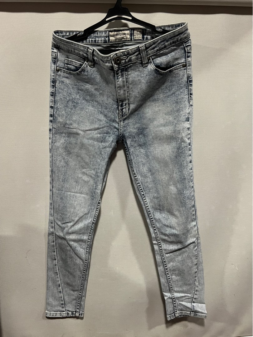 FOLDED&HUNG ACID WASH JEANS, Women's Fashion, Bottoms, Jeans on Carousell