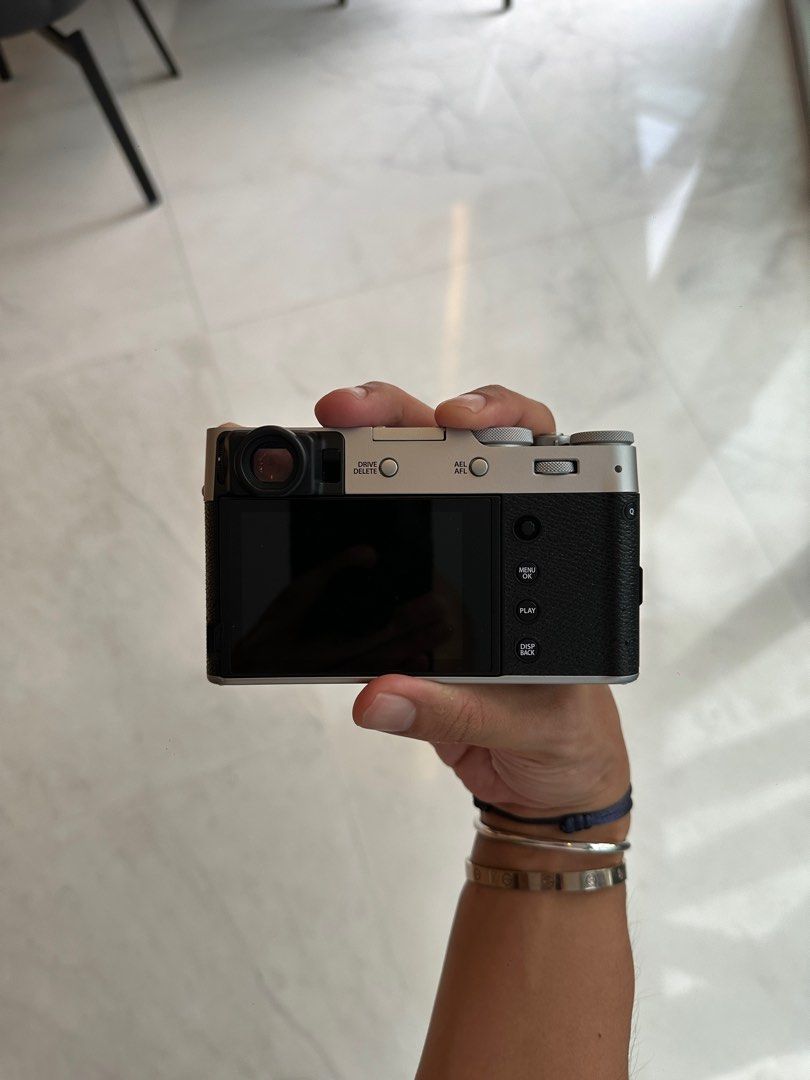 Fujifilm X100V 2600 Shutter Count, Photography, Cameras on Carousell