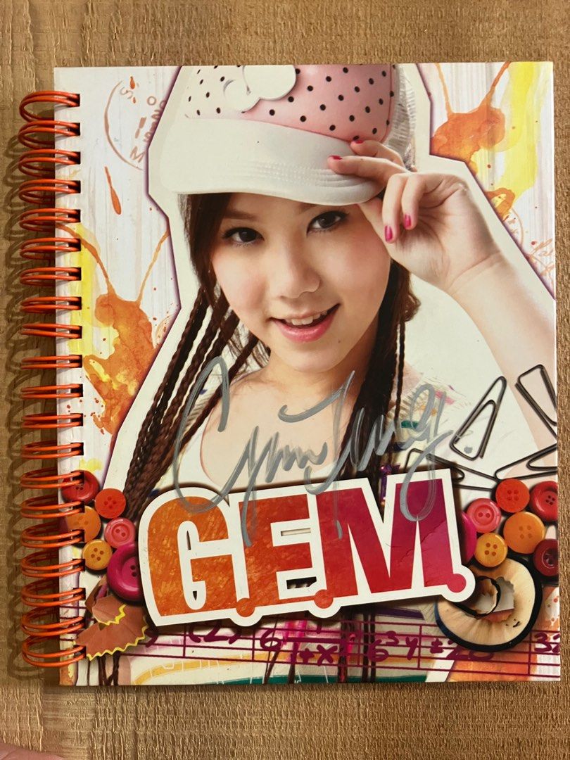 G.E.M. GEM 鄧紫棋 絕版 雙簽名 有側紙 EP 第二版, 興趣及遊戲, 音樂、樂器 & 配件, 音樂與媒體 - CD 及 DVD - Carousell