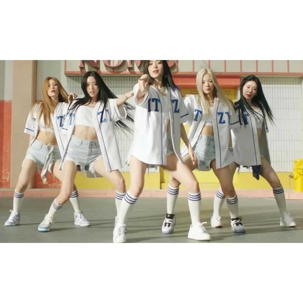 [PO] Itzy Ryujin None of my business baseball jacket outerwear, Hobbies ...