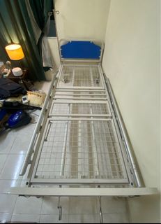 Katil Pesakit / Hospital Bed, Furniture & Home Living, Furniture, Bed ...