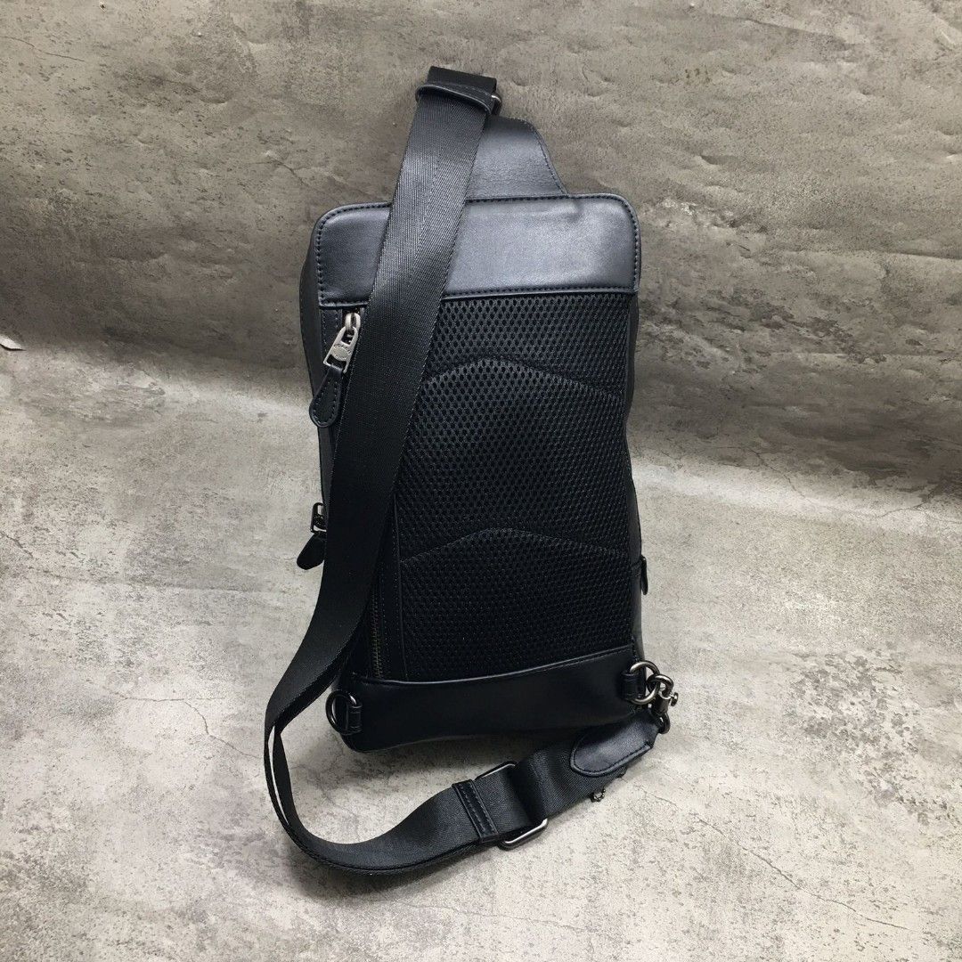 SLINGBACK GOTHAM PACK IN SIGNATURE CANVAS, Fesyen Pria, Tas & Dompet ...