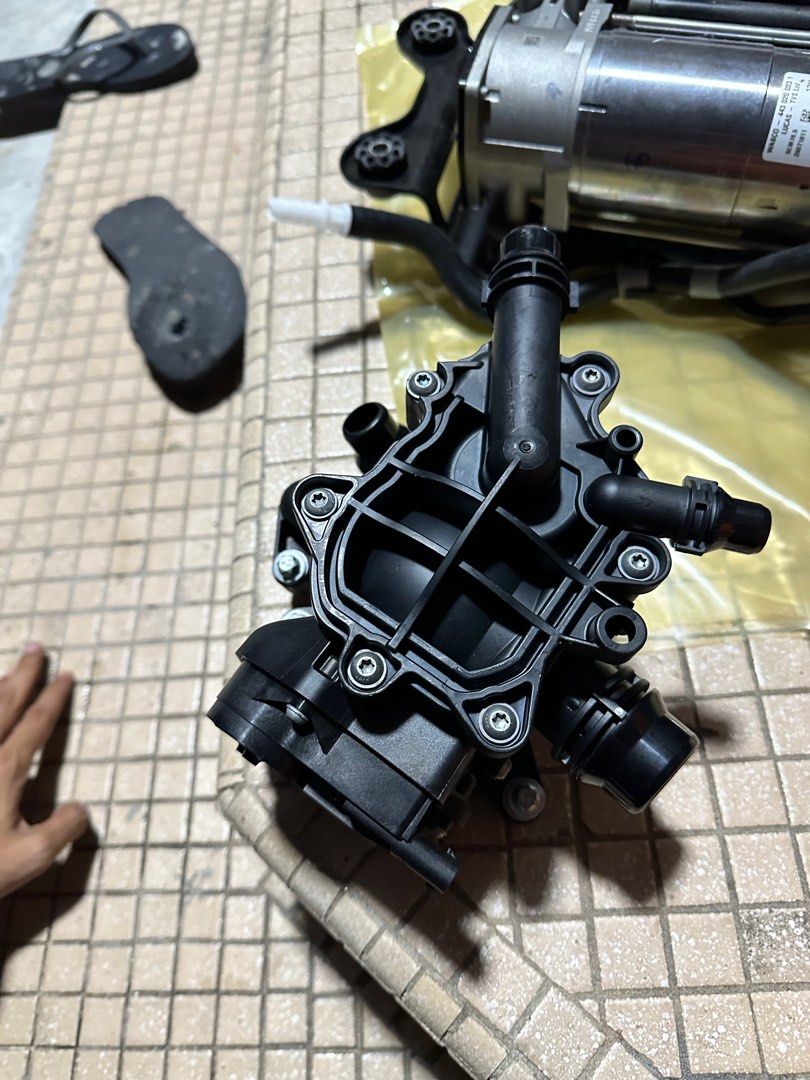 Thermostat Housing BMW X1 Heat Management Module 11537644811, Furniture ...