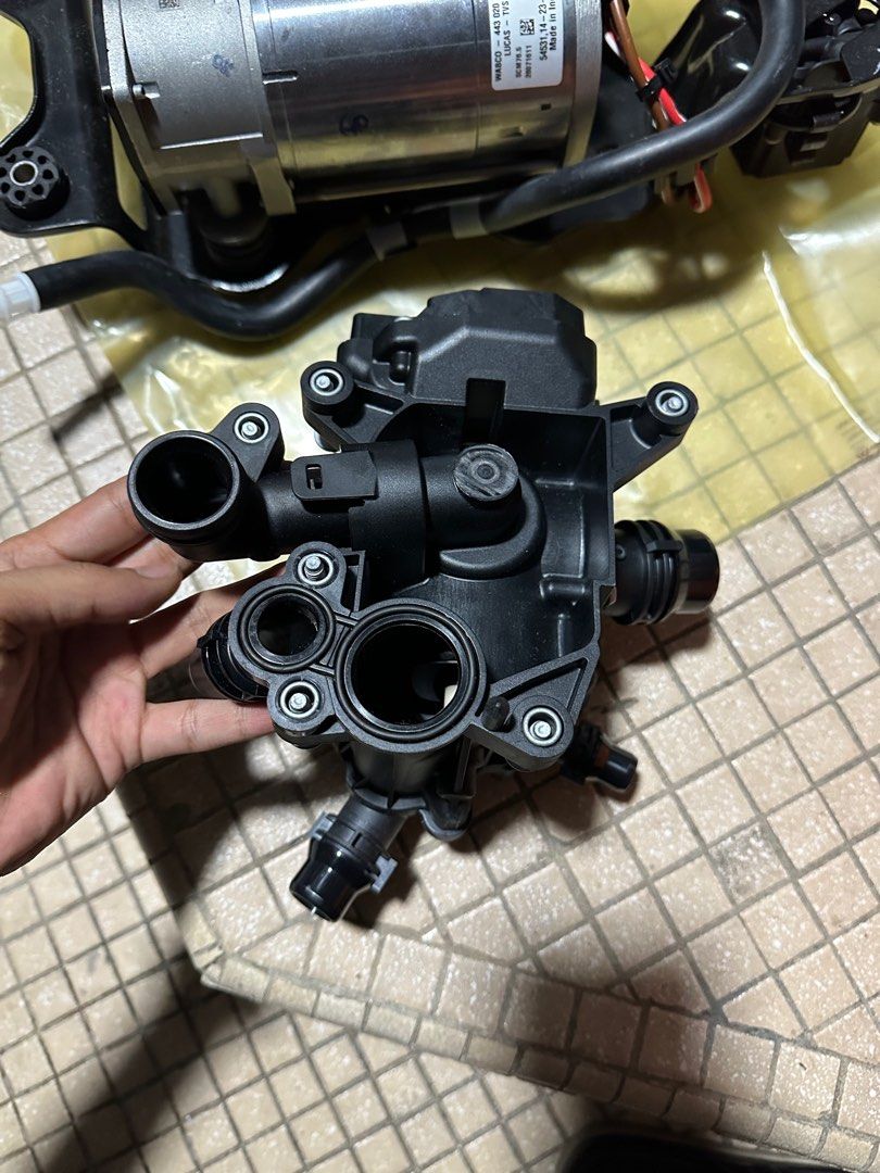 Thermostat Housing BMW X1 Heat Management Module 11537644811, Furniture ...