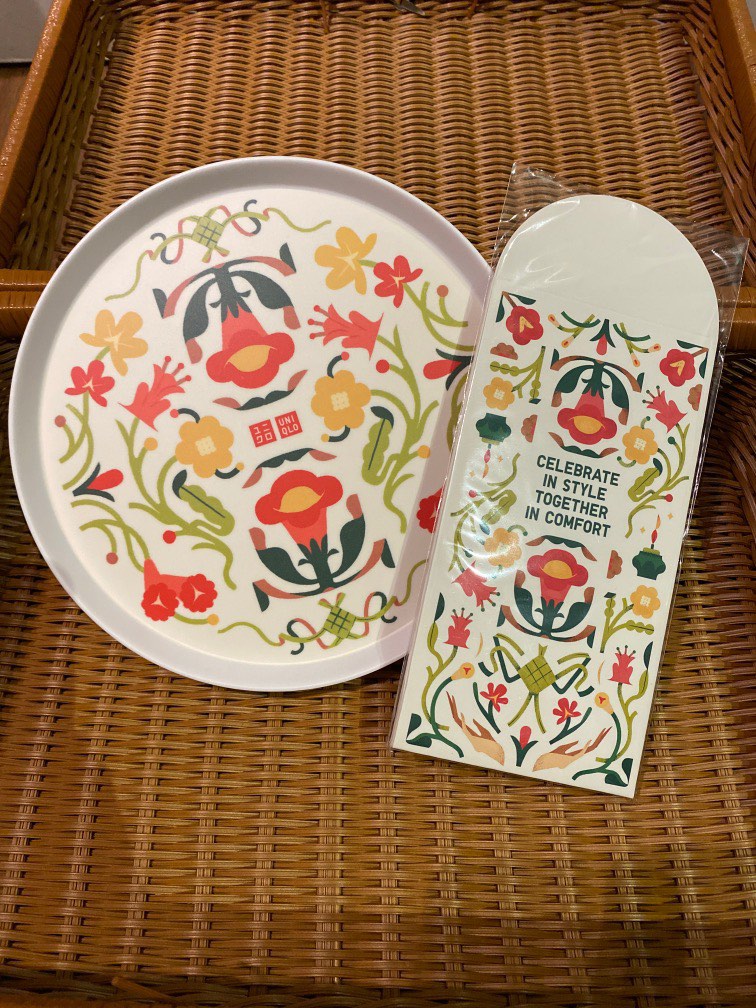 Uniqlo Plate & Raya Packet 2024 (SDR), Hobbies & Toys, Collectibles ...