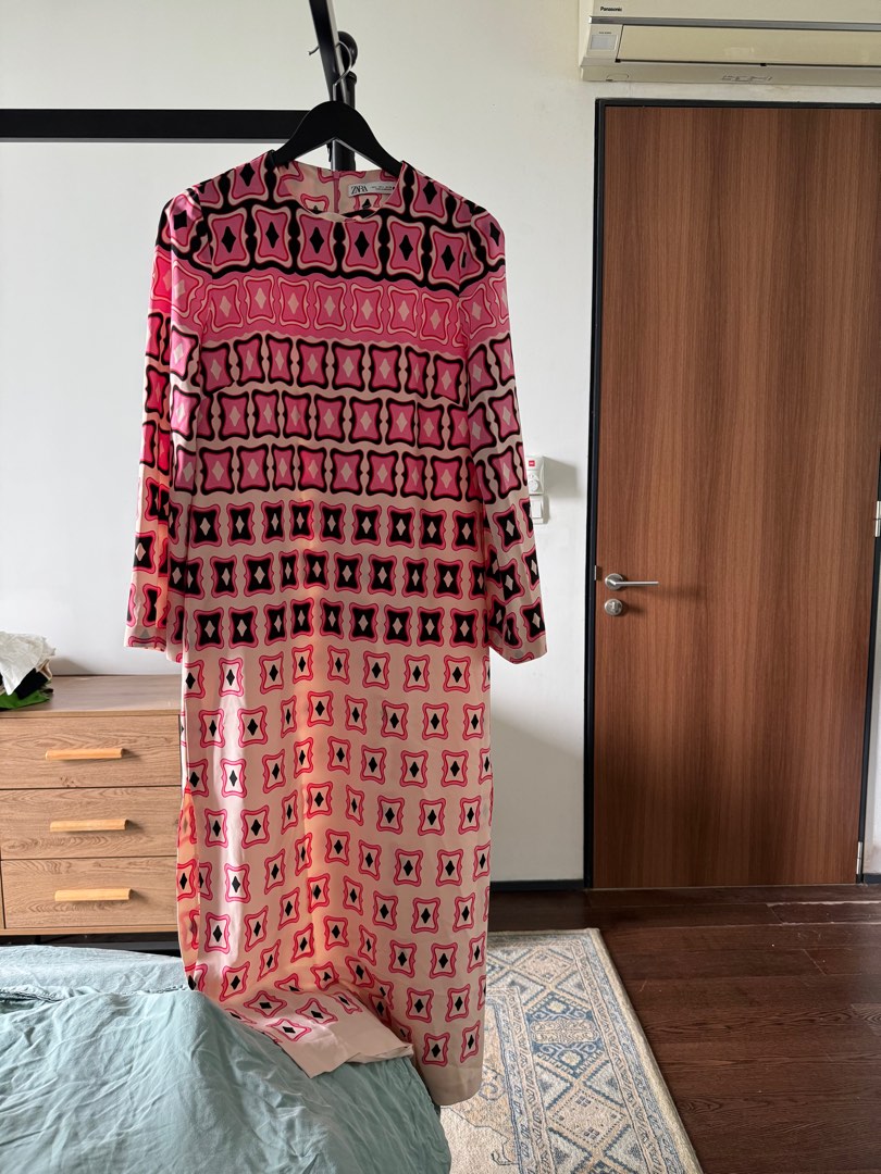 Zara Iconic Dress (authentic), Women's Fashion, Dresses & Sets, Dresses ...