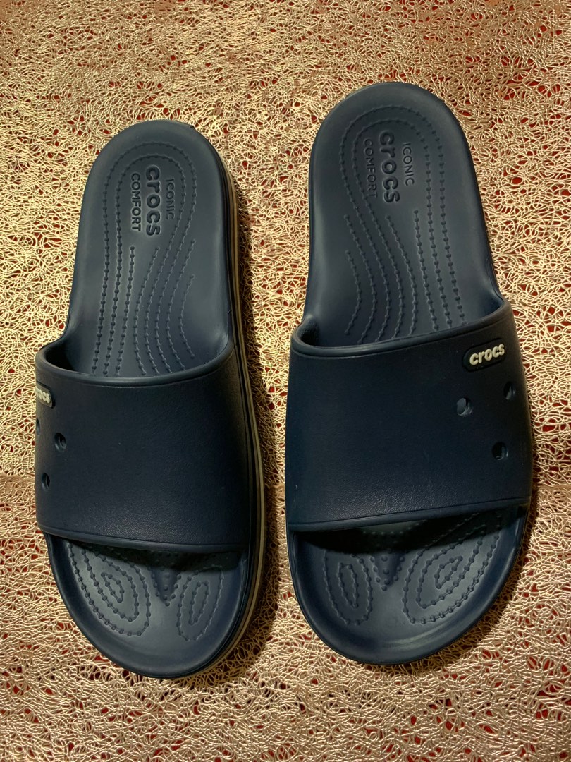 Crocs M6 W8, Men's Fashion, Footwear, Slippers & Slides on Carousell