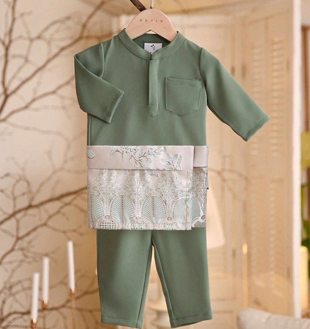 PUTIH RTW Baju Melayu Sage Green, Men's Fashion, Muslim Wear, Baju ...