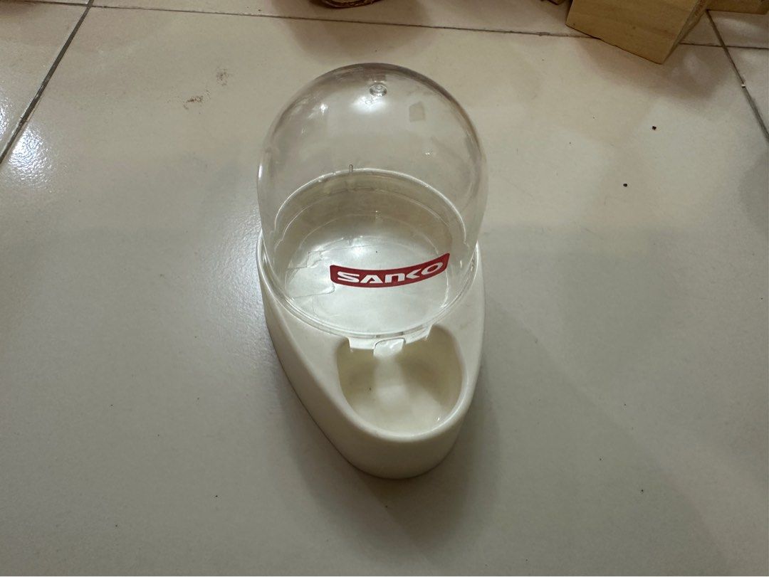 Sanko dome water server, Pet Supplies, Homes & Other Pet Accessories on Carousell