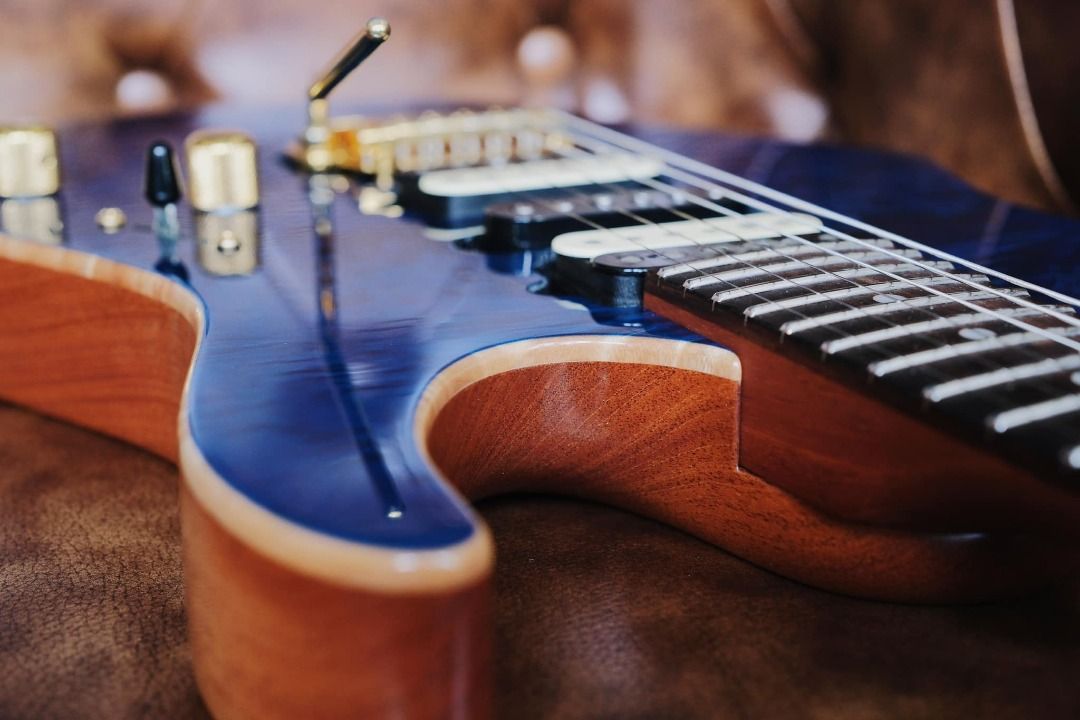 Suhr Modern Burl Maple Top, Hobbies & Toys, Music & Media, Musical ...