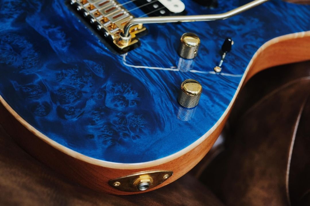 Suhr Modern Burl Maple Top, Hobbies & Toys, Music & Media, Musical ...