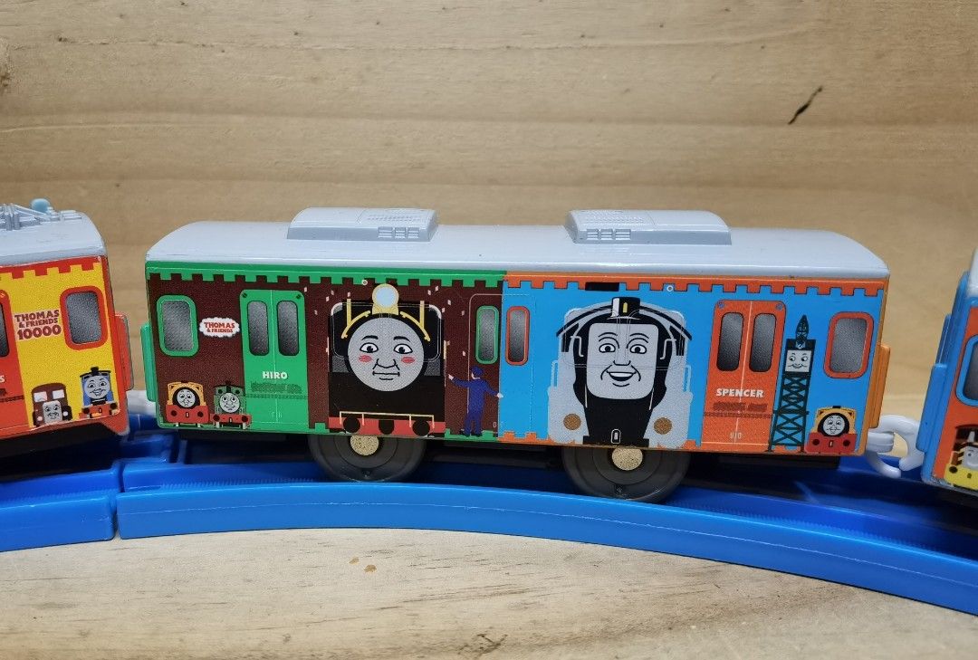 Takara Tomy Thomas and Friends Electric Motorised Train - Metro set ...