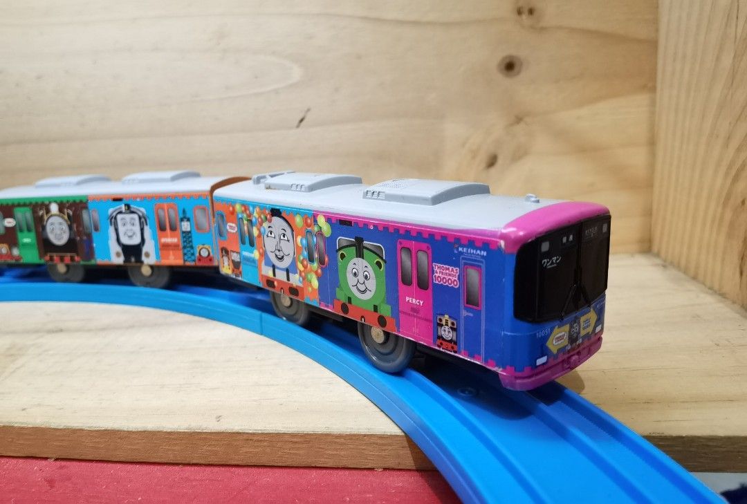 Takara Tomy Thomas and Friends Electric Motorised Train - Metro set ...