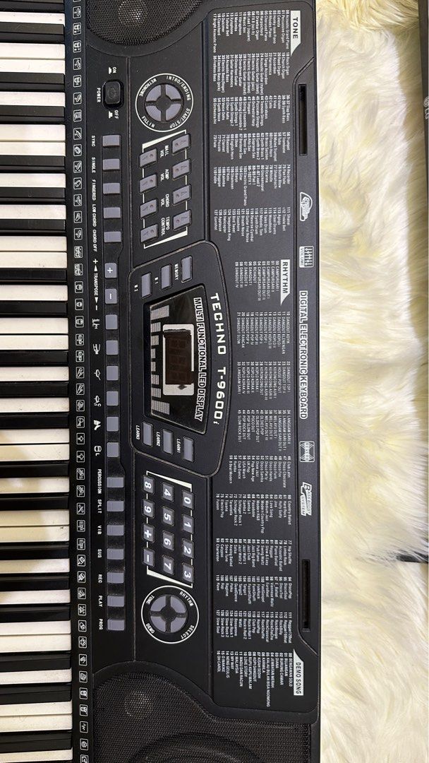 Techno electric piano, Hobbies & Toys, Music & Media, Musical ...