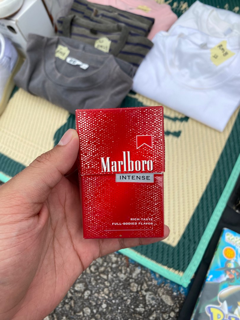 vintage Marlboro box, Hobbies & Toys, Collectibles & Memorabilia ...