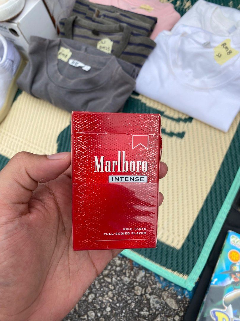 vintage Marlboro box, Hobbies & Toys, Collectibles & Memorabilia ...