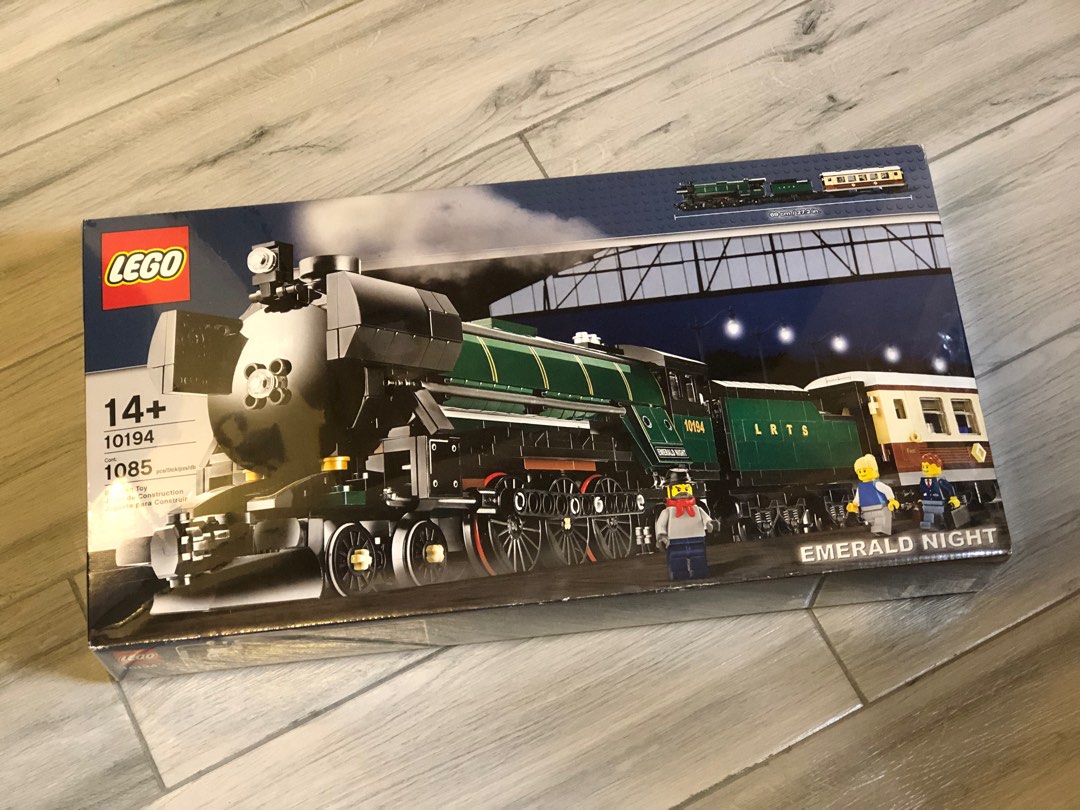 全新已包膠 LEGO 10194 Emerald Night 絕版收藏正常盒, 興趣及遊戲, 玩具 & 遊戲類 - Carousell