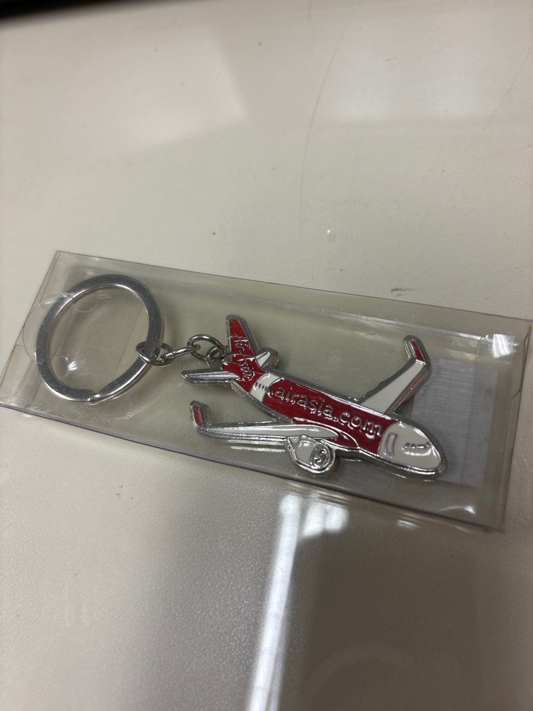 ⭕️Brand new Collectable Air Asia Airbus A320 Key Ring Holder, 興趣及遊戲, 收藏 ...