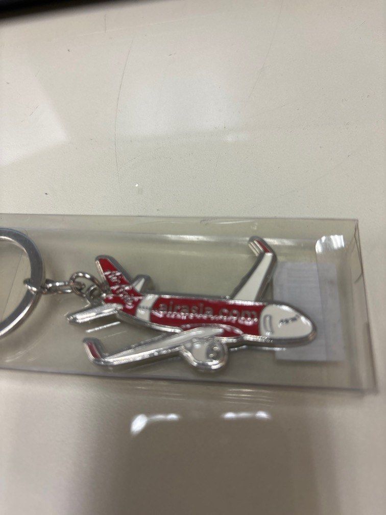⭕️Brand new Collectable Air Asia Airbus A320 Key Ring Holder, 興趣及遊戲, 收藏 ...