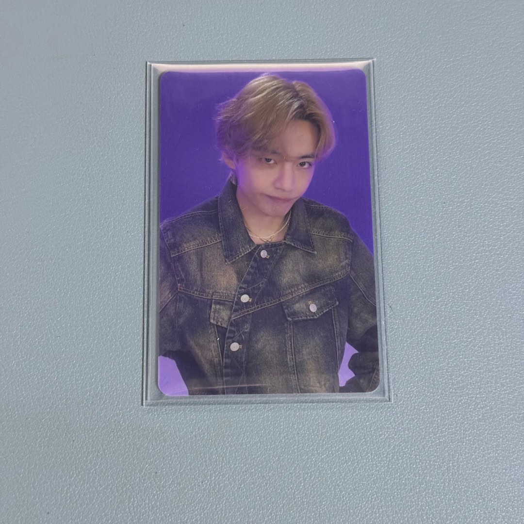 BTS V Taehyung Layover PVC Purple Ube, Hobbies & Toys, Memorabilia ...