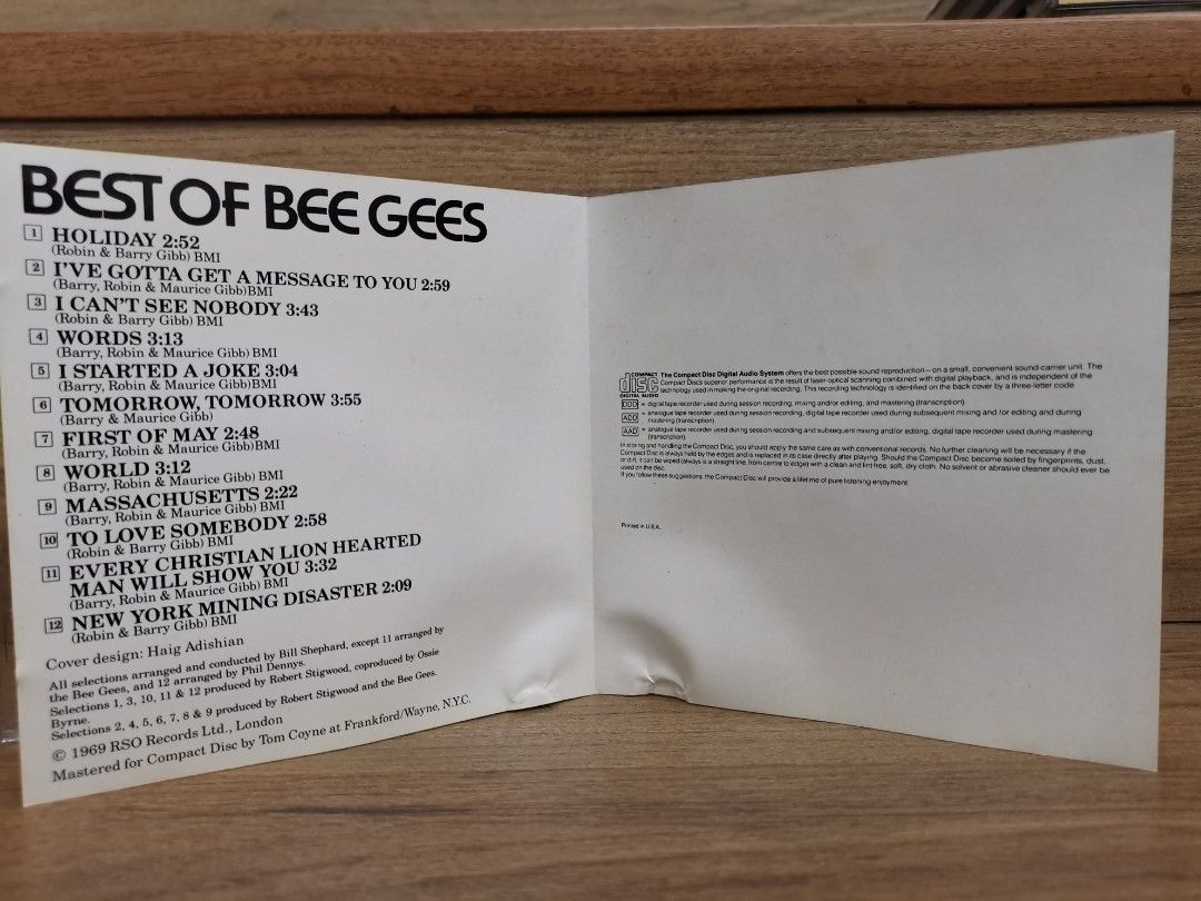 (CD) BEE GEES Best Of Bee Gees , Hobbies & Toys, Music & Media, CDs ...
