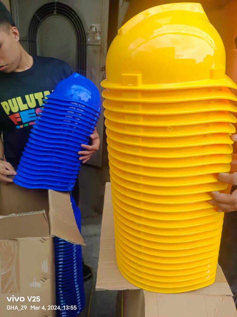 HARD HAT, Commercial & Industrial, Industrial Equipment on Carousell