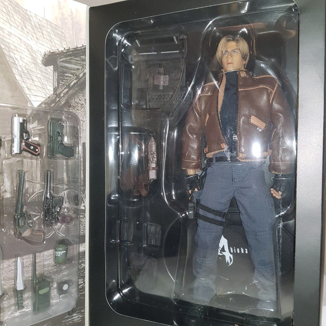 Hot Toys Resident Evil 4 Leon S Kennedy, Hobbies & Toys, Toys & Games ...