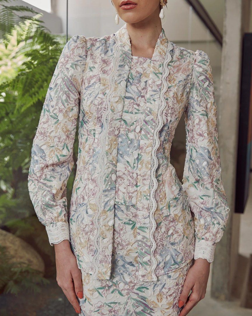 Innai Thalia Kurung Raya 2023, Women's Fashion, Muslimah Fashion, Baju ...