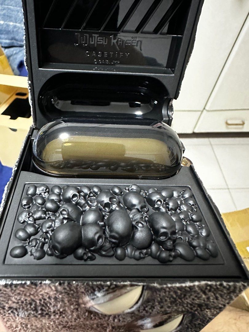 Jujutsu Kaisen X Casetify Prison Realm Collectible AirPods Pro 2 Case ...