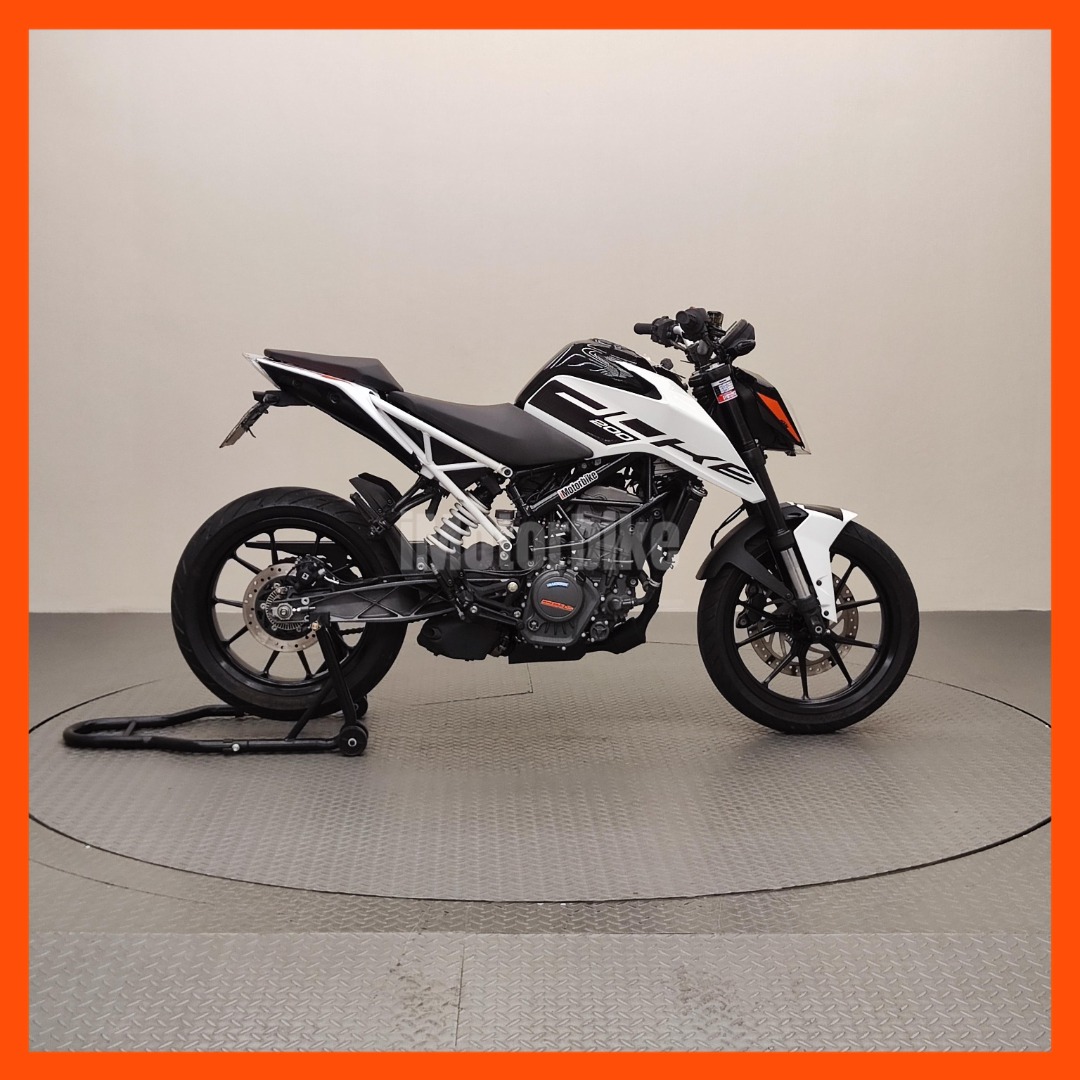 KTM DUKE 200 (2024) - As new !!!, Motorbikes on Carousell