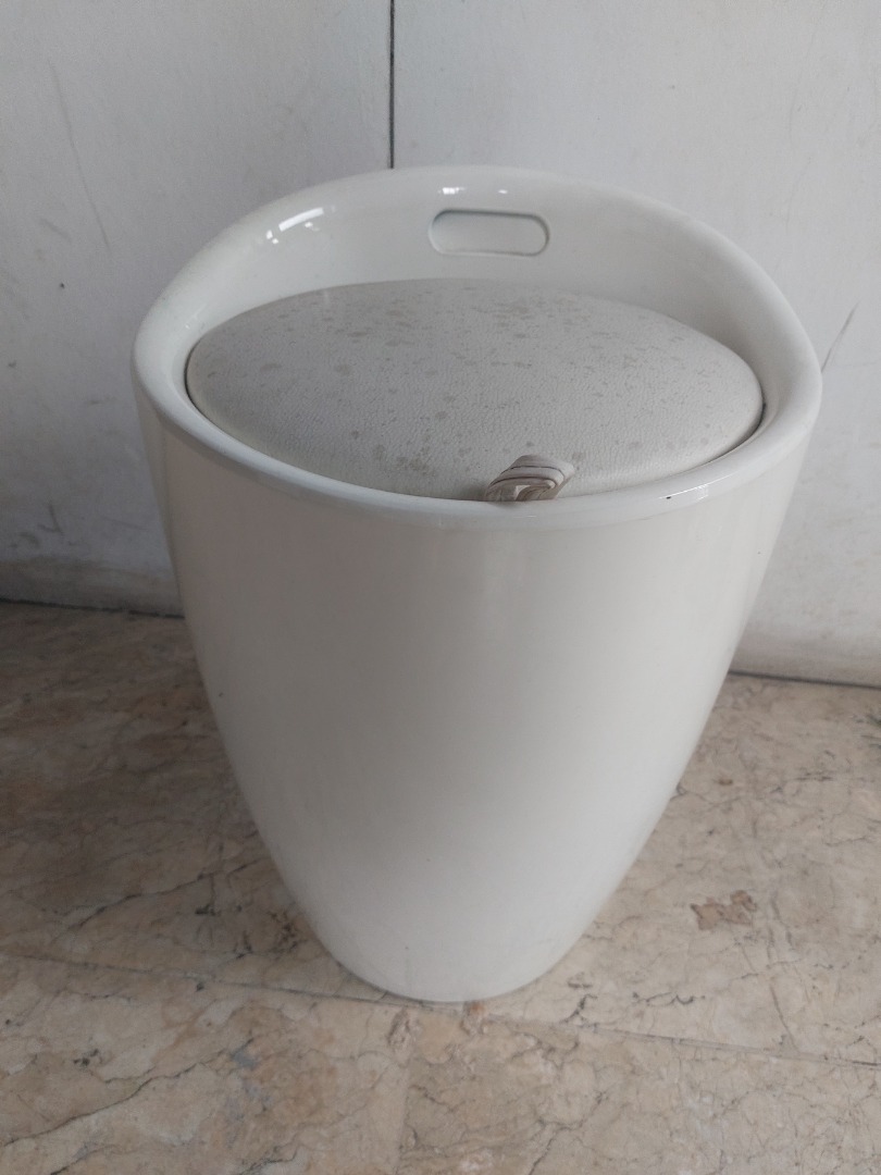 ROUND STORAGE CHAIR (PLASTIC BASE), Furniture & Home Living, Furniture ...
