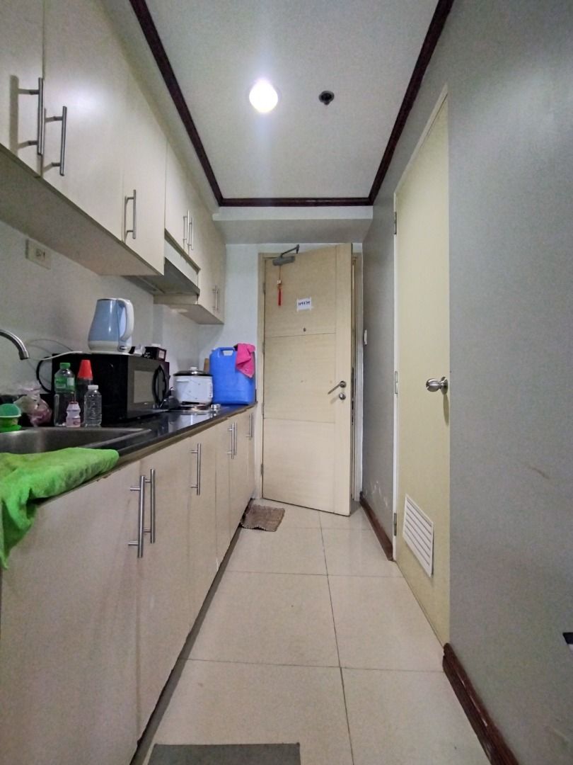 Sea Residences, 24 sqm, 1 bedroom, semi furnished, view of MOA, Php 4M ...