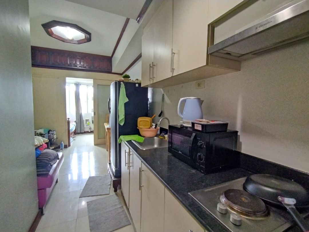 Sea Residences, 24 sqm, 1 bedroom, semi furnished, view of MOA, Php 4M ...