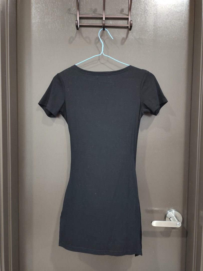 V shape black shirt (S size), Women's Fashion, Tops, Shirts on Carousell